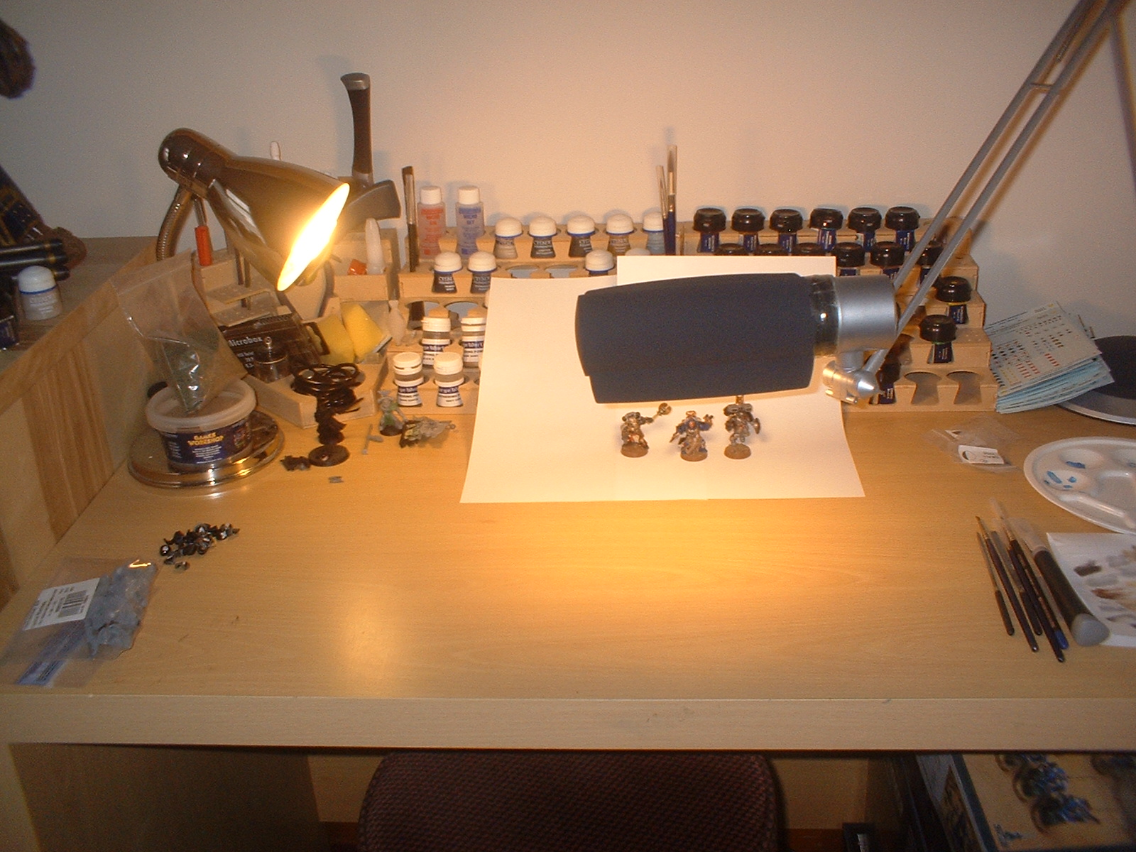 WeeMen: Hobby Area Lighting Improvements - Daylight LED Lamps