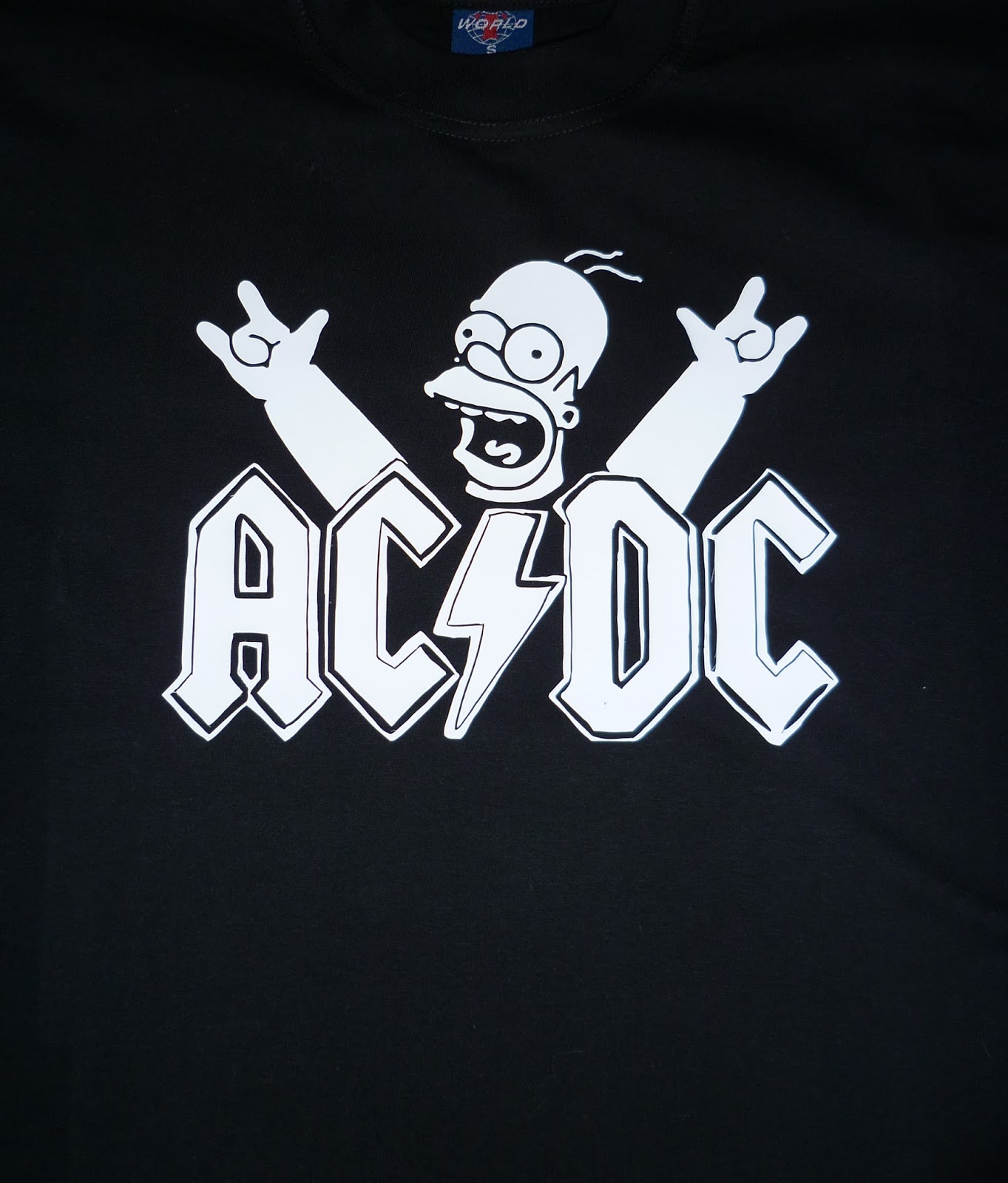 AC-DC: AC-DC hasta a los Simpsons les llega