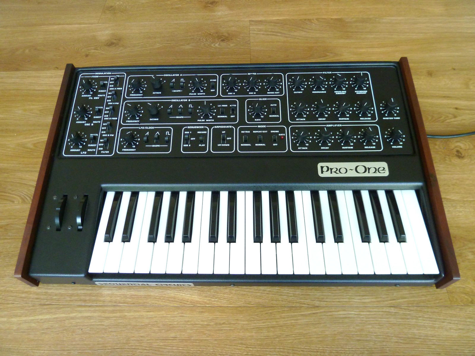 MATRIXSYNTH: SEQUENTIAL CIRCUITS PRO-ONE ANALOGUE SYNTHESISER SN 2467