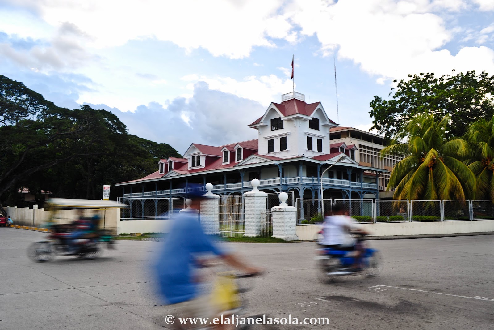 Elal Lasola Travel & Photography: Walk Around Dumaguete City: Silliman ...
