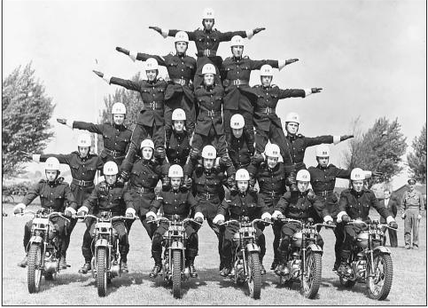 GeekBobber: Royal Signals Motor Cycle Display Team - RIP