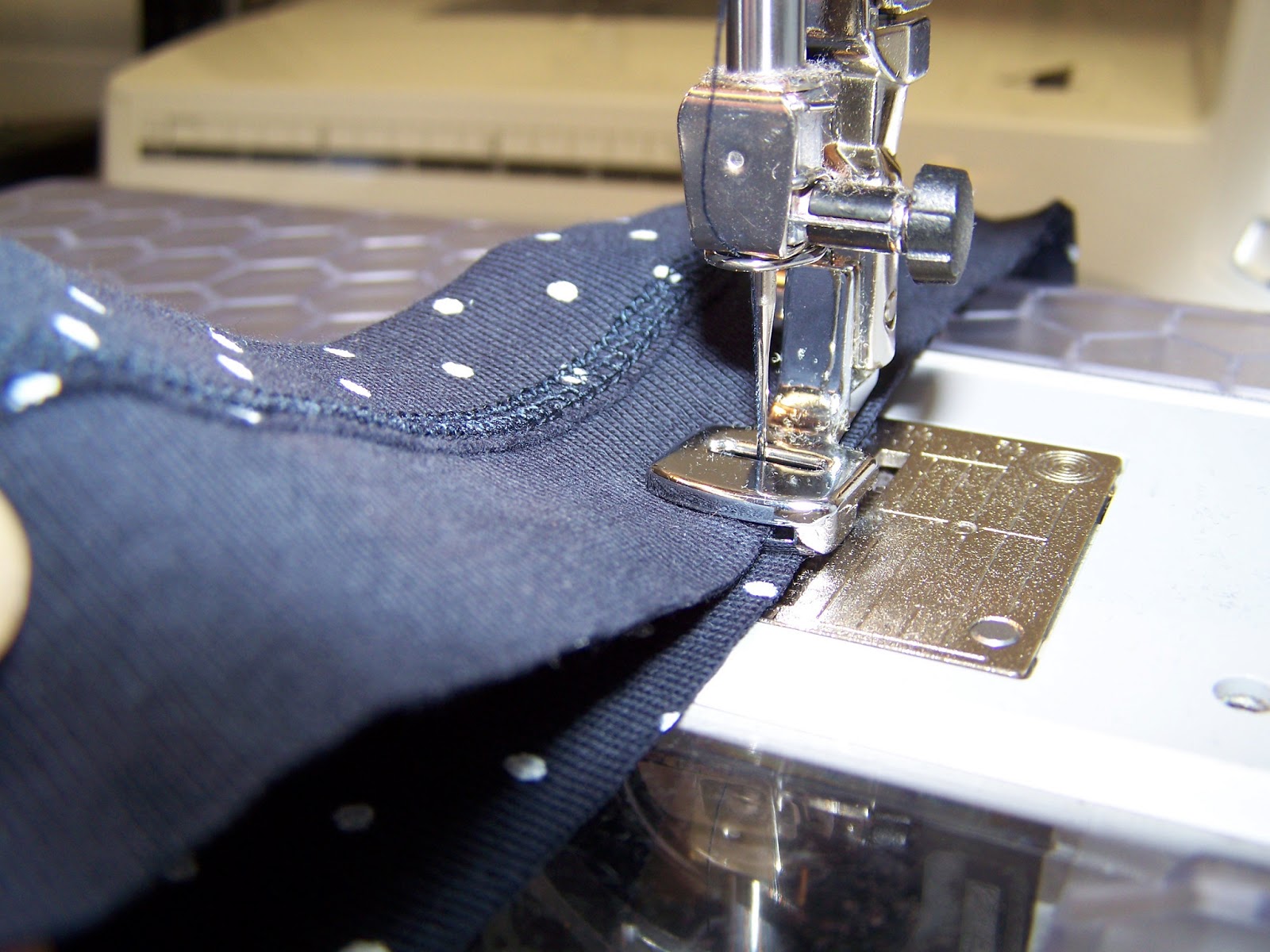 sewcreatelive: Double-Needle Hem for Knits