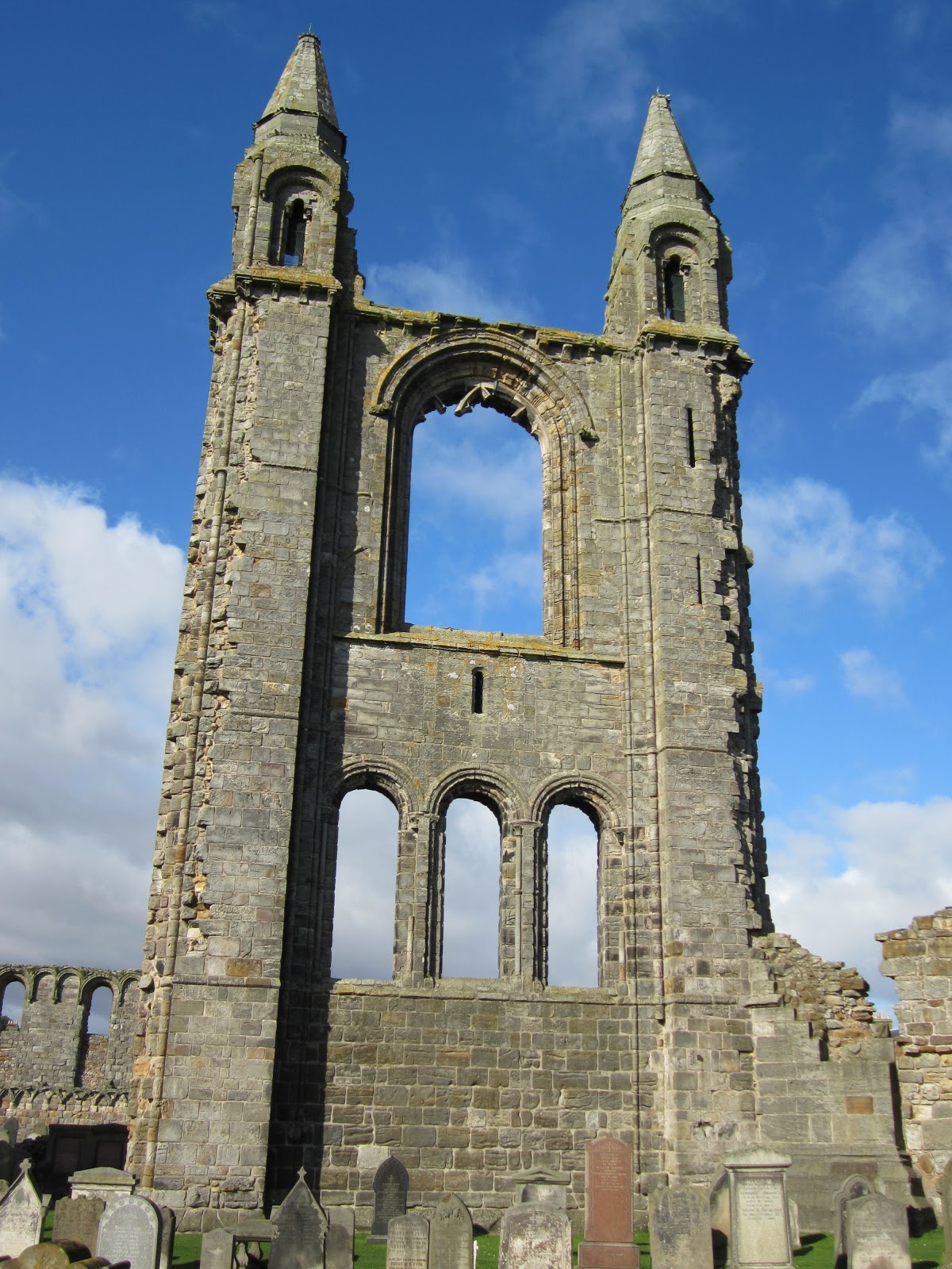 Scotland: The Castle Chronicles: Matriculation and Ruins (Sep. 22)