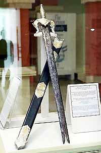 Islam Miracles: Sword Used By Prophet Hazrat Muhammad (PBUH)