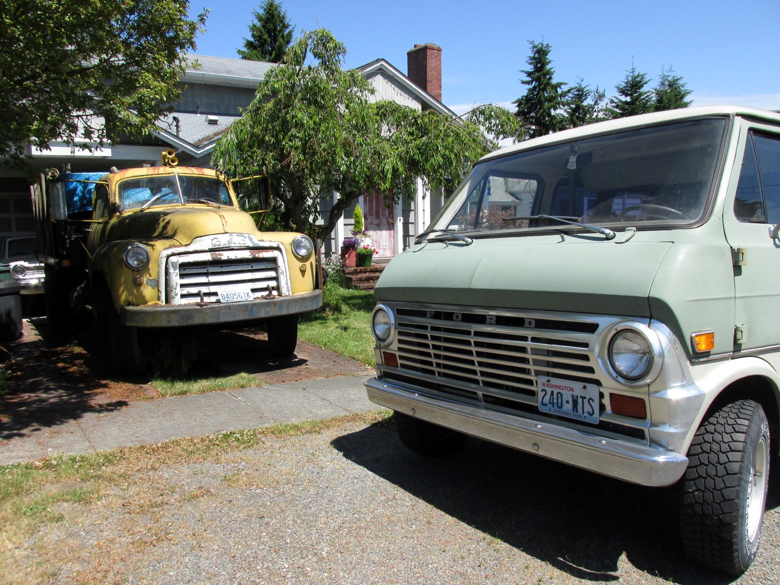 Seattle's Classics: 1969 Ford Econoline Club Wagon