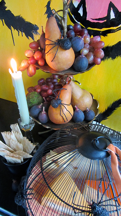 The Decorated Tree: of cats and men at Halloween