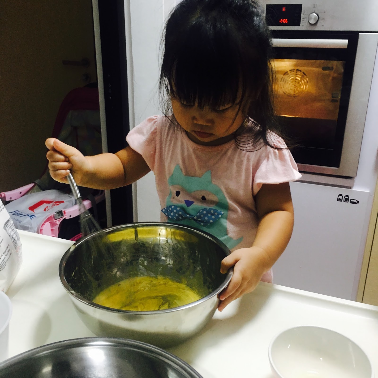 and the BEARS say: [andthebearsbake] Rooster Yakult Chiffon Cake