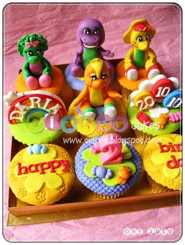 Olanos: Barney and Friends Cupcake Set and Cookies for Daria