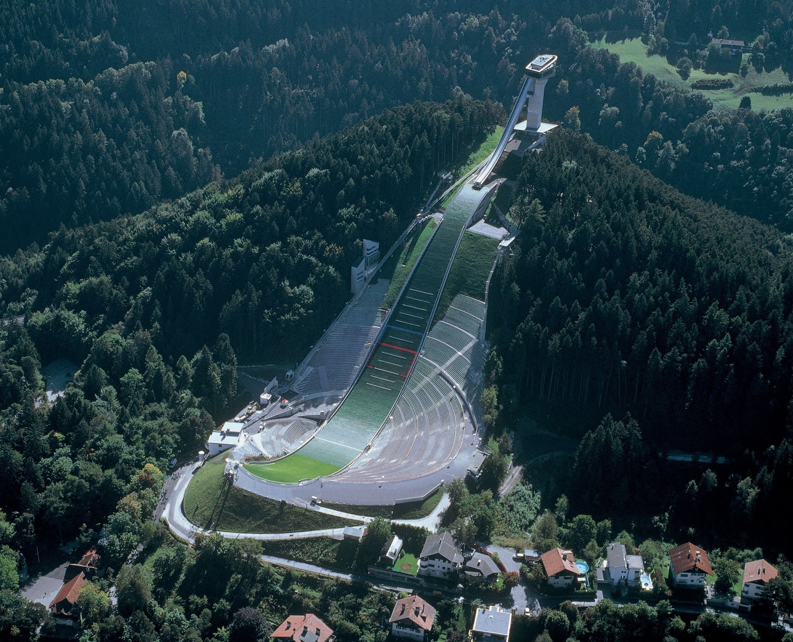 AREL-ARTE: ZAHA HADID: BERGISEL SKY JUMP. INNSBRUCK