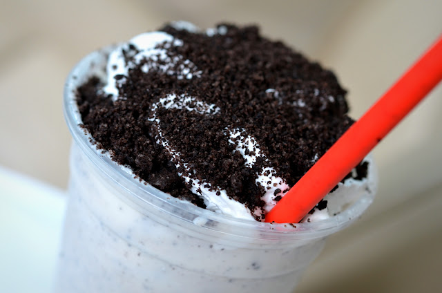 food and ice cream recipes: REVIEW: Burger King Oreo Shake