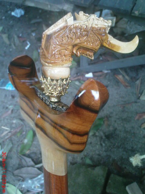.::Seni Ukiran Halus::.: keris tajong siap
