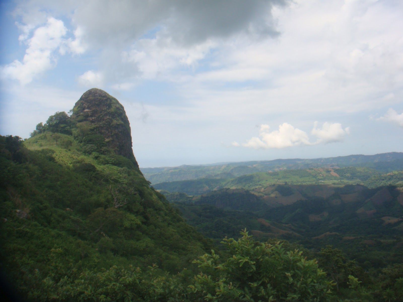 Recorriendo El Salvador: Comasagua, un ambiente de montaña.