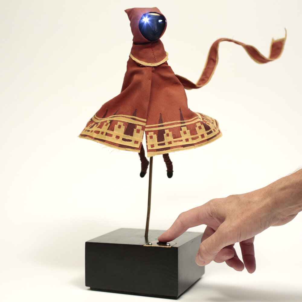 Super Punch: Journey puppet with light-up eyes