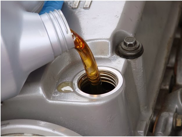 When and How to Change Motor Engine Oil - Car Modification