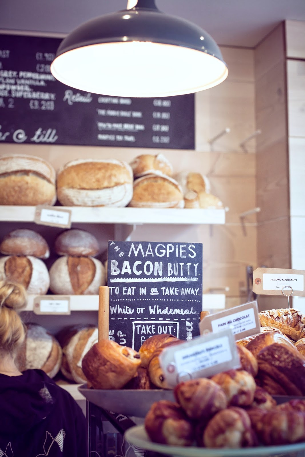 "NEVER EAT WOBBLY JELLY": TWO MAGPIES BAKERY // SOUTHWOLD