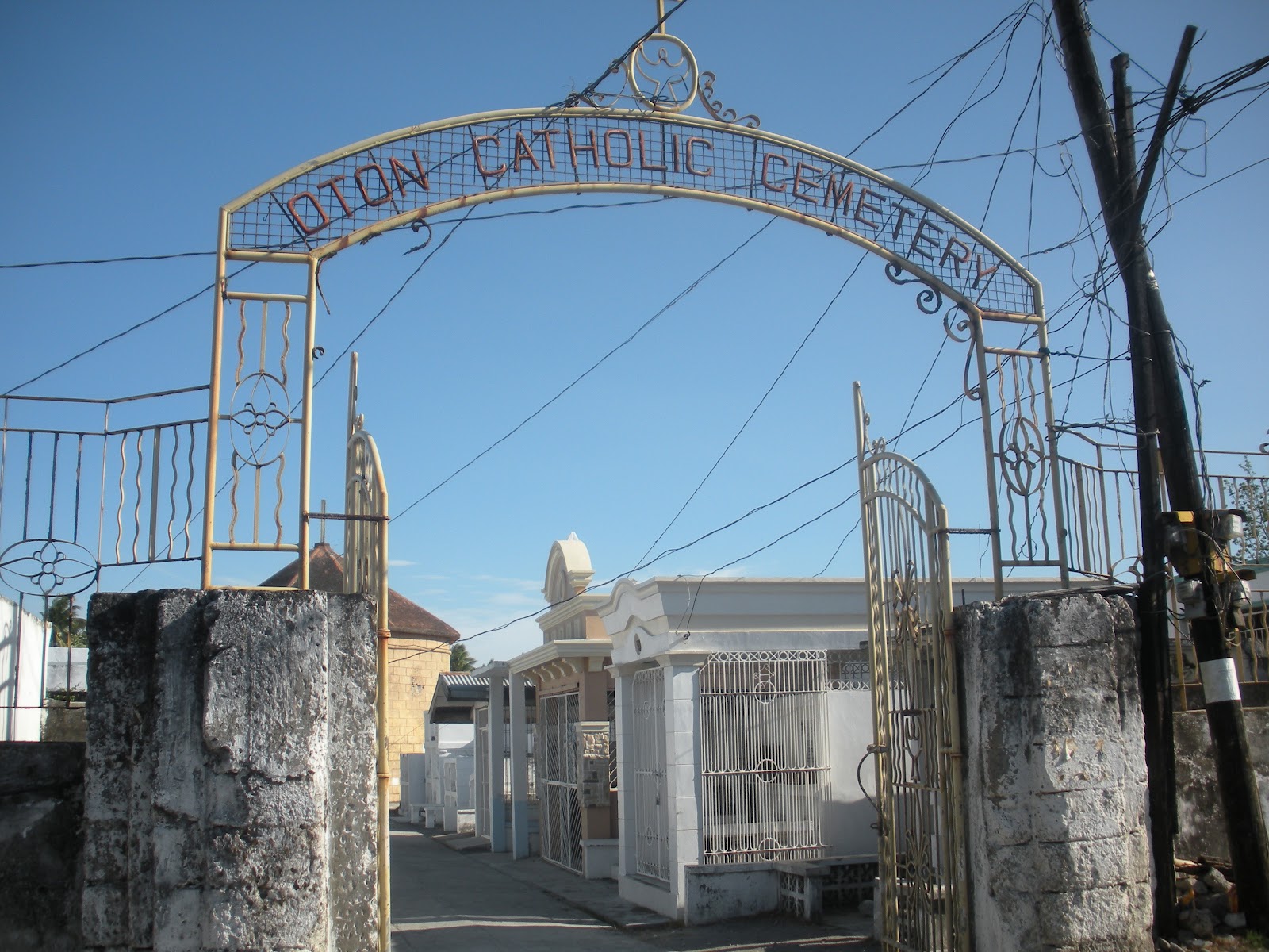 TURIS kag KURIS: The Camposanto of Oton