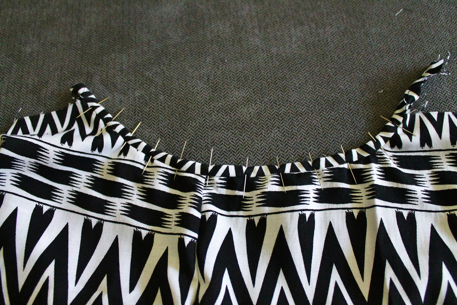 Straight Eight Sewing: Summer Top Tutorial -- Finishing the Top