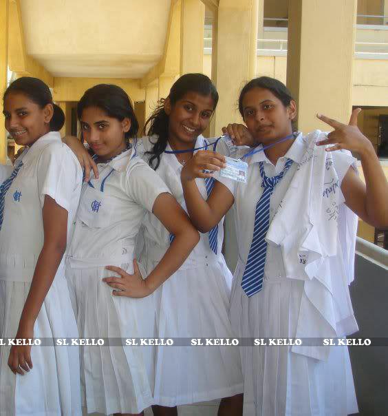 ලංකාවේ සෙක්ස් කෙල්ලෝ: SL KELLO 01