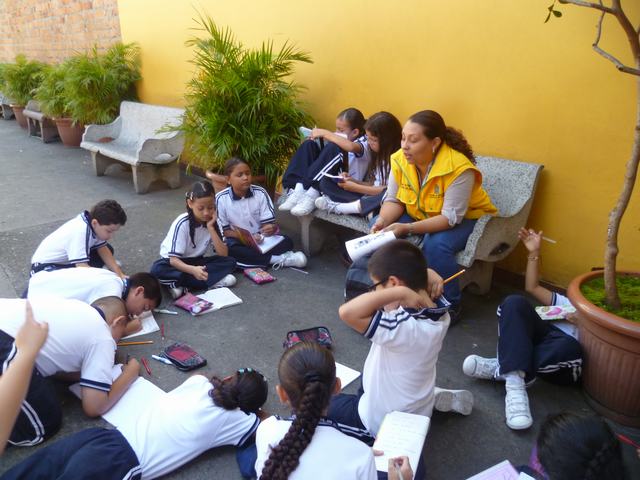 Comité Estudiantil Antidengue: El CEA en la IE Rosalía Suárez - Sec Parque