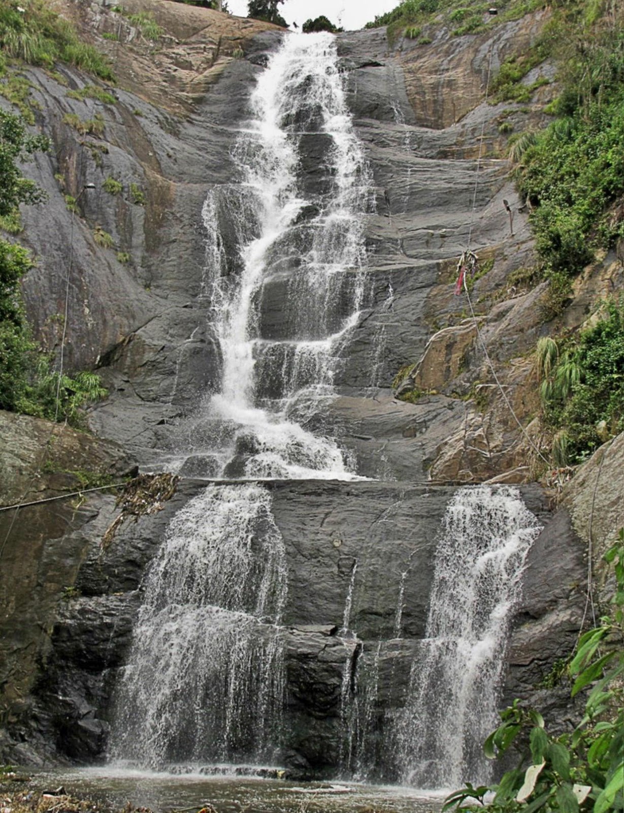 Tamilnadu Tourism: Silver Cascade Falls, Kodaikanal