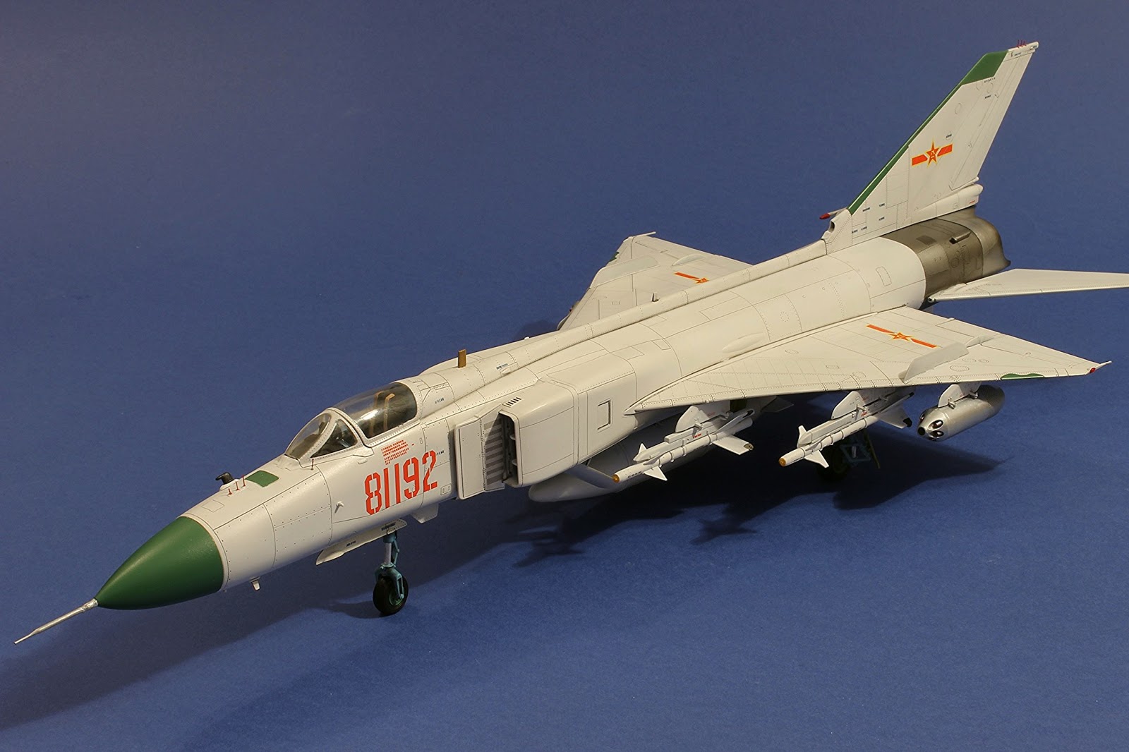 Tommy's Fantastic Models World: Trumpeter 1/48 J-8II 81192(Chinese Hero ...