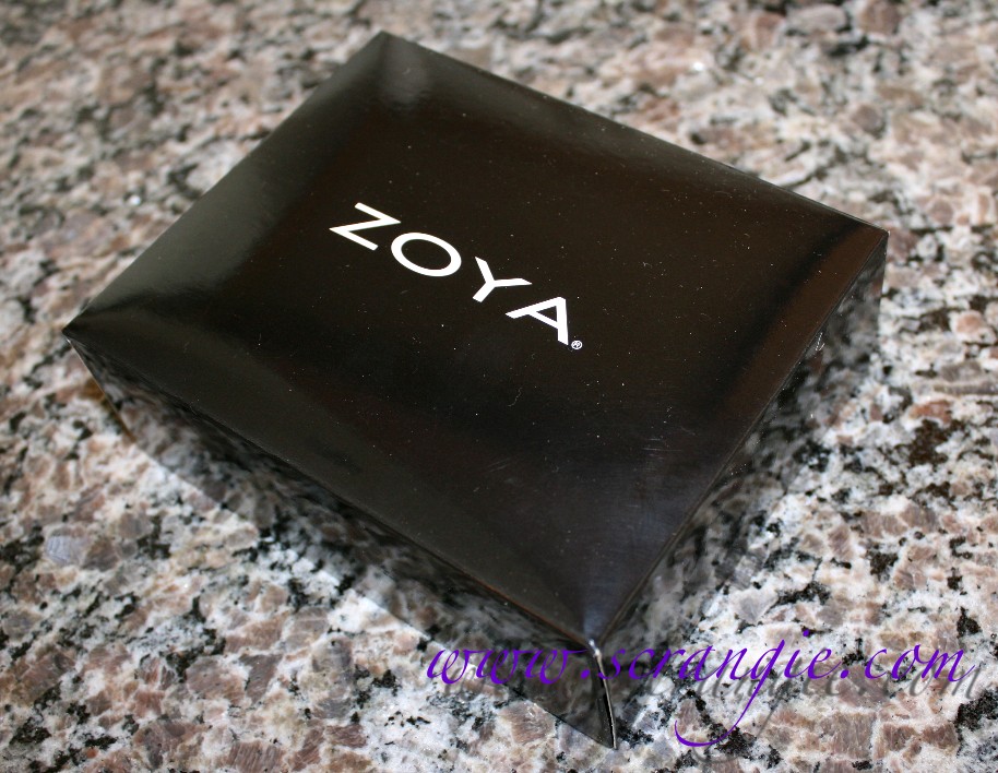 Scrangie: The Zoya Color Box Gift Set for Holiday 2011