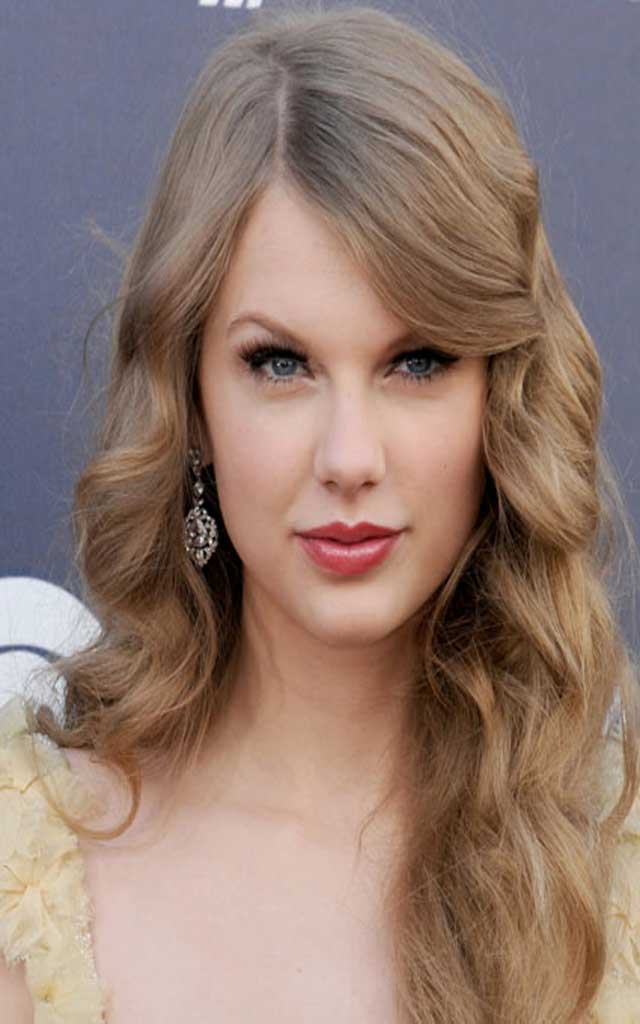 fashionjewellery: Taylor Swift Luminous Skin