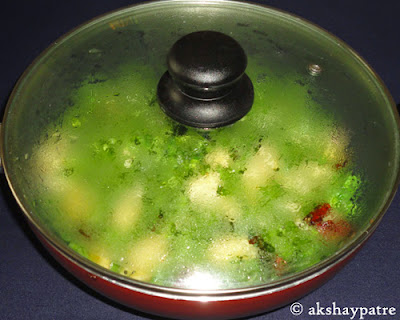 Vidyas Veg Recipes: Farasbi batata bhaji recipe - French beans potato sabzi