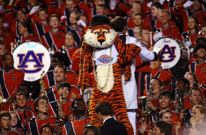 Best5Zach Outdoors: Why Aubie is a Better Mascot than Big AL