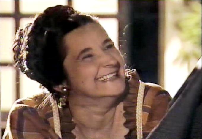 O decote de Thelma Reston (1937-2012)