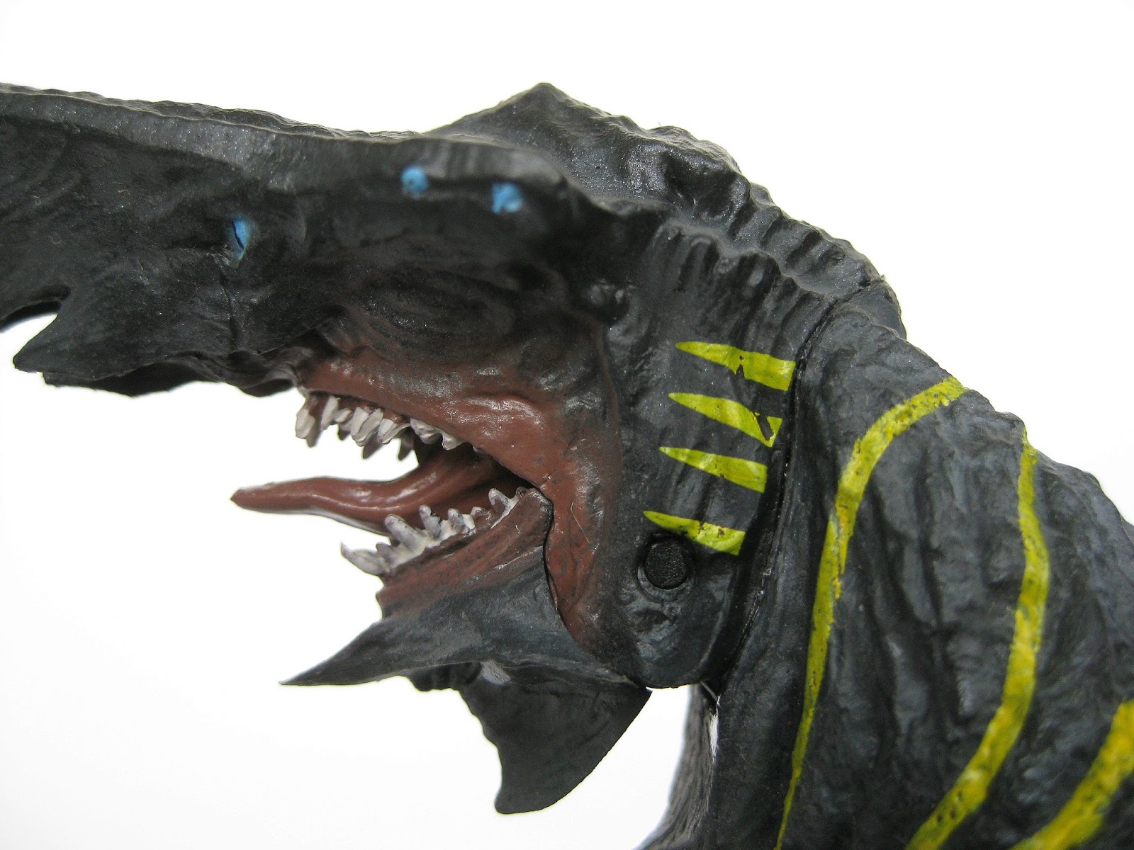 deSMOnd Collection: Neca "Knifehead" 7inch Pacific Rim Figure Pt.2