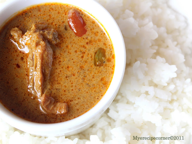 Mye's Kitchen: Chettinad Restaurant Style Chicken Kuzhambu/ Chettinad ...