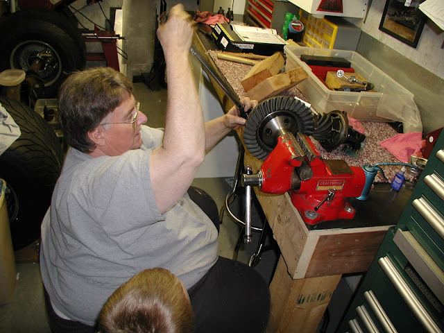 Wally&Sue: Nine inch Ford gearset setup and Detroit Locker