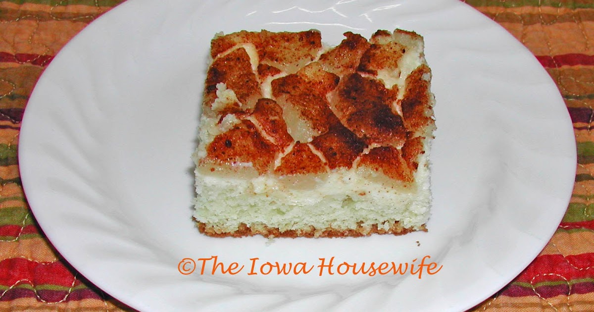 The Iowa Housewife: Pear Delight
