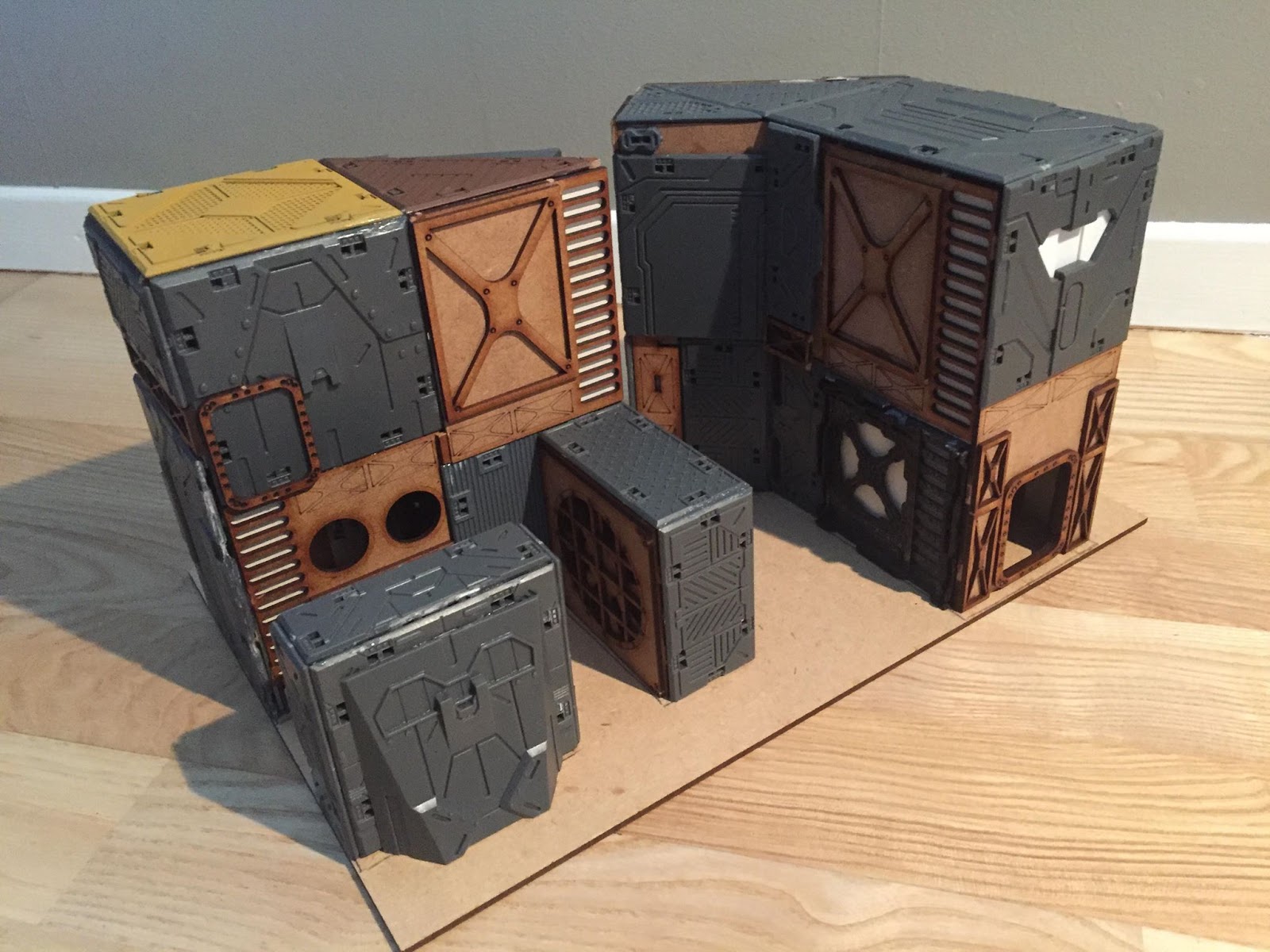 Northern Wargaming: Building Sci Fi Terrain in 28mm