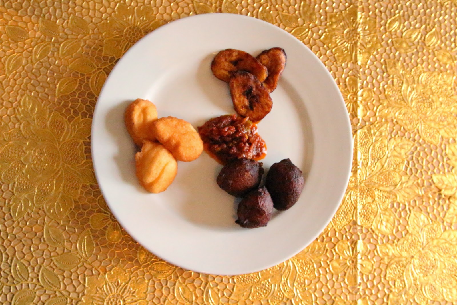 Nina's Cookery Corner: Sunday Snacking - Fried Plantain, Rice Akara ...