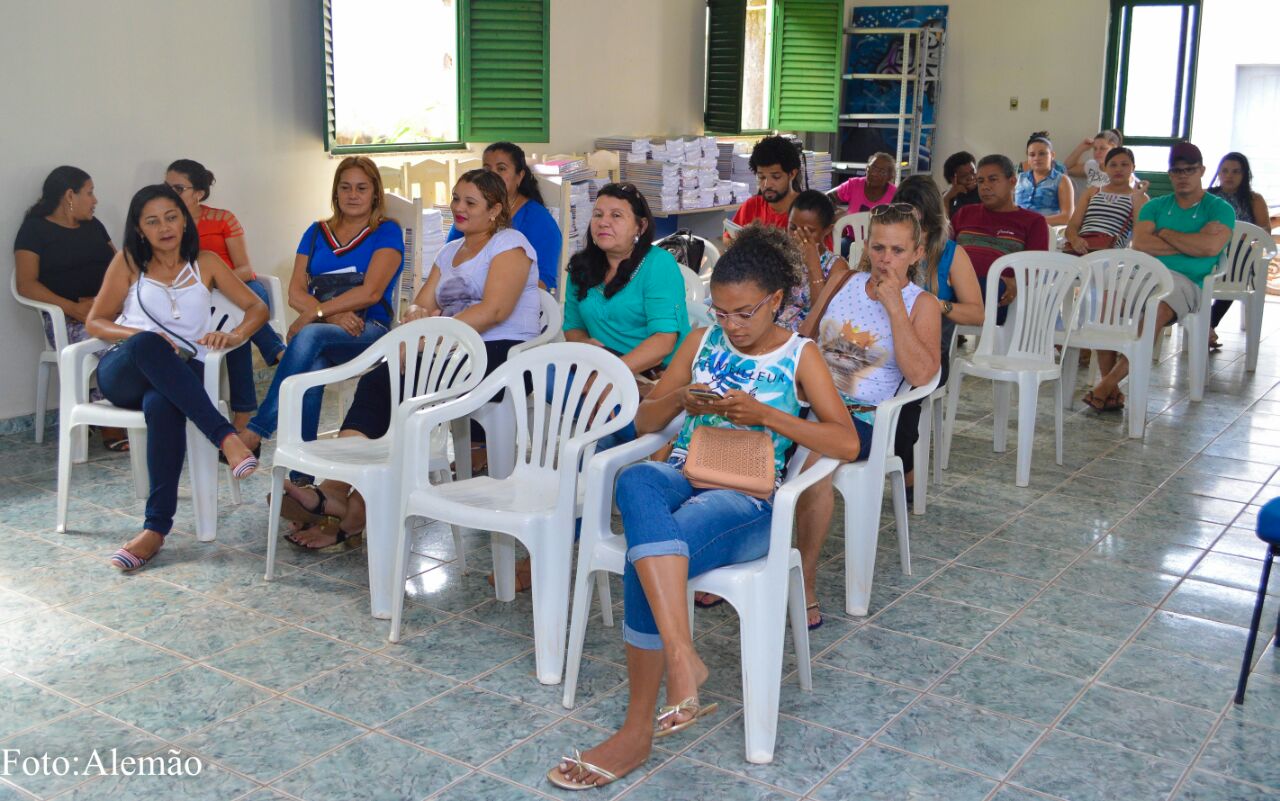 Alpanir Mesquita: Secretaria de Educação de Vargem Grande reúne-se com ...