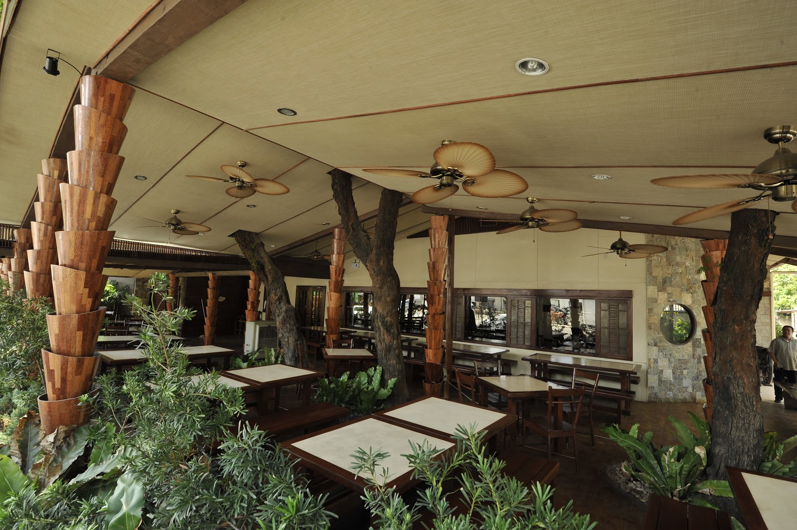 HL Designs: Golden Cowrie Native Restaurant