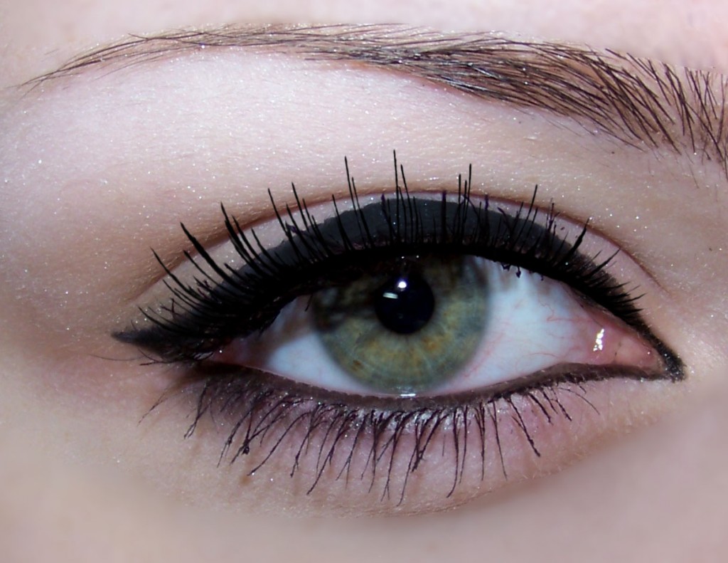 STYLED BY JANET: Kitten Eyes