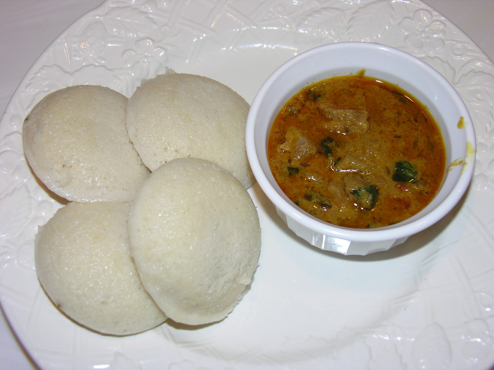 ShaRach cooking: Idli (Rice cakes) with Lamb curry
