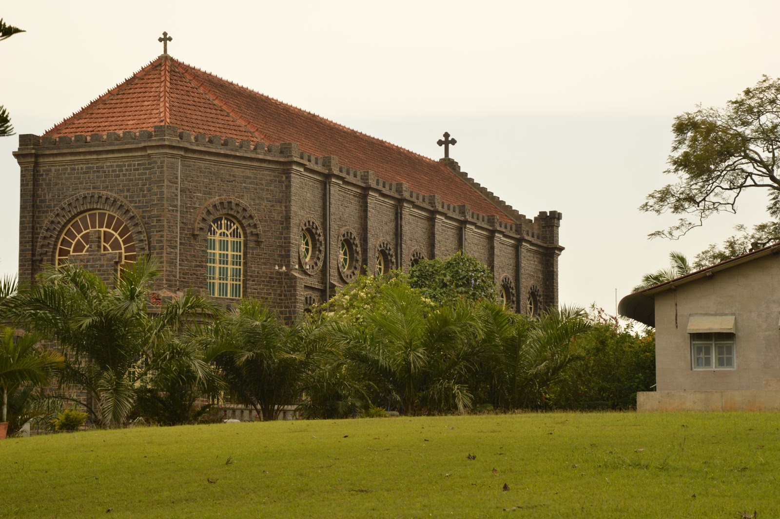 Tamilnadu Tourism: Monfort School, Yercaud