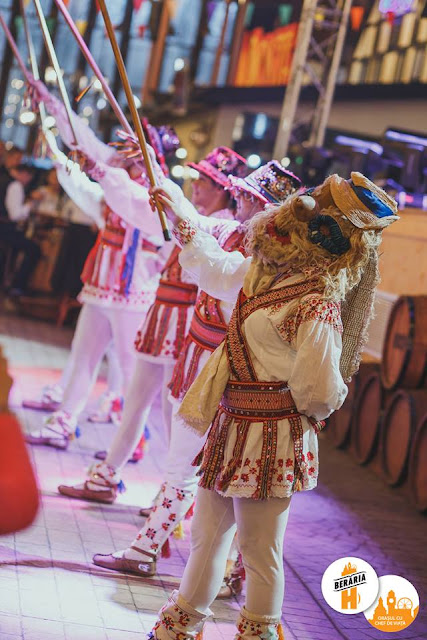 Ansamblul Folcloric Doinita: Calusul Oltenesc - Calusarii - Dansuri ...