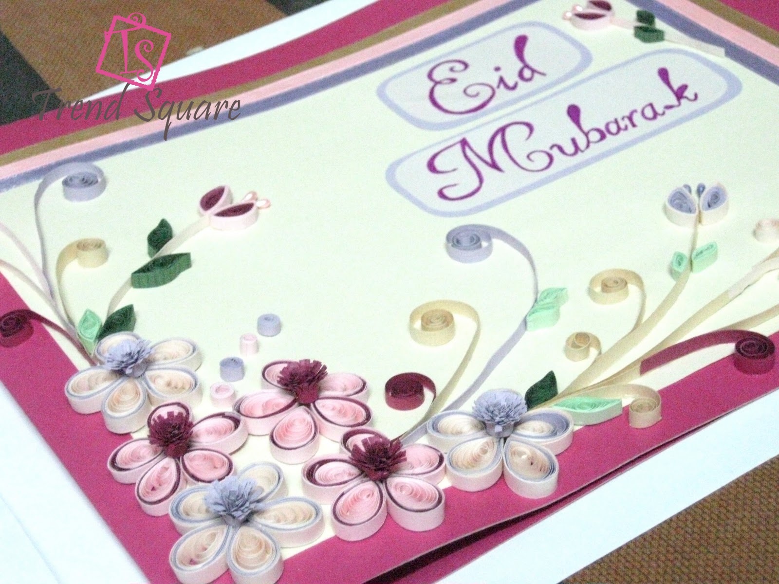 Trend Square: Blooming flowers saying EID MUBARAK