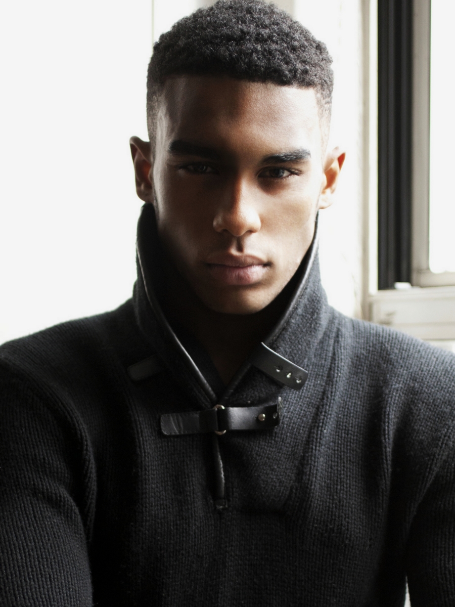 Os mais belos jovens em fotos sensuais.: Negros lindos e seus belos rostos encantadores.