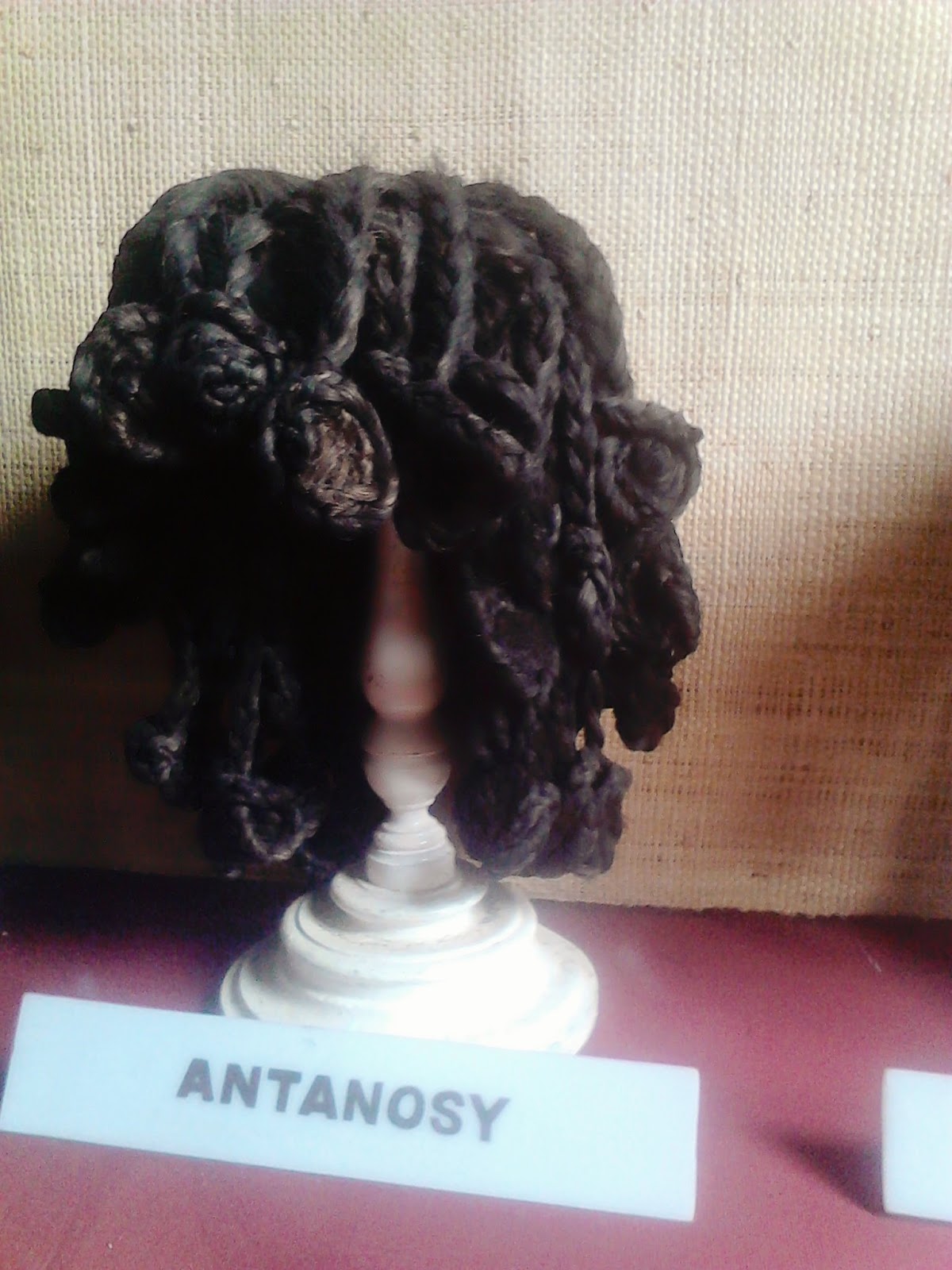 TRESSE,TALY, RANDRANA,UNE COIFFURE TRADITIONNELLE MALGACHE