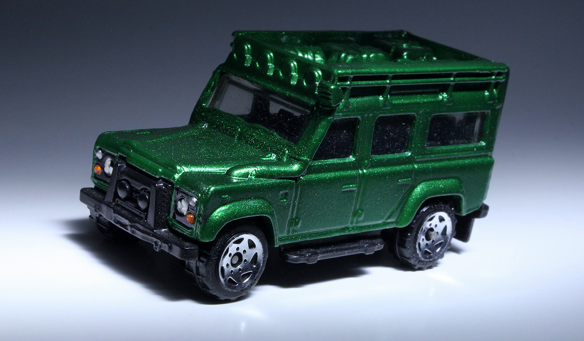 Epic Collage : Land Rover Defender 110S