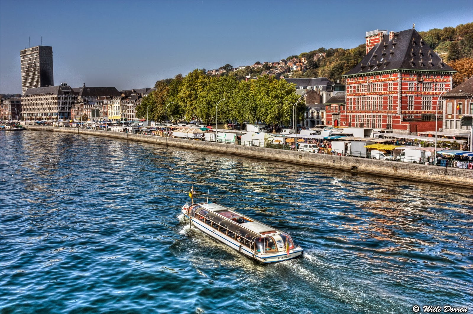 la ville de liege et ses quartiers: la meuse a liege - belgique