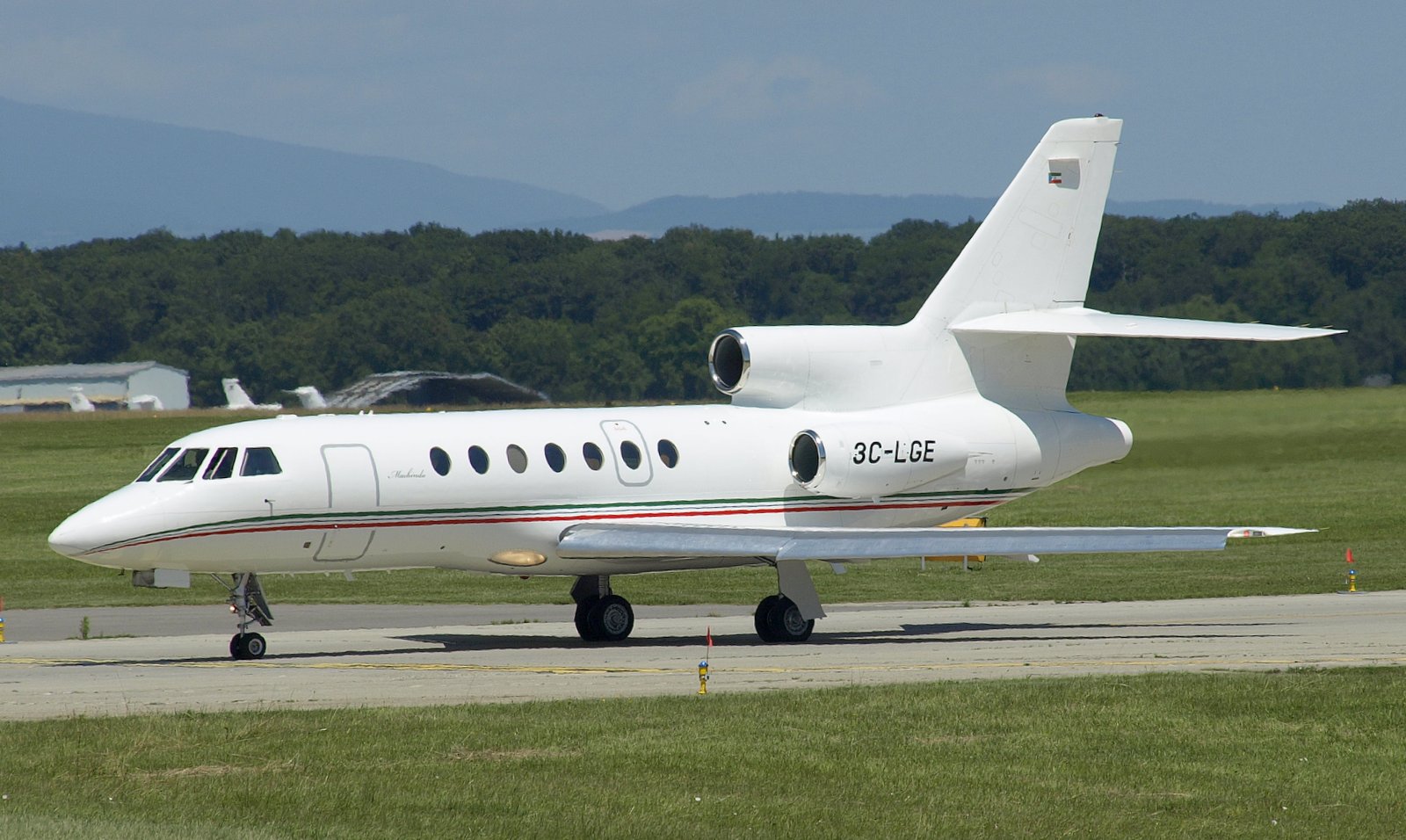 FLUGZEUGE Privatjets etc: 3C-LGE Dassault Falcon 50 FA50