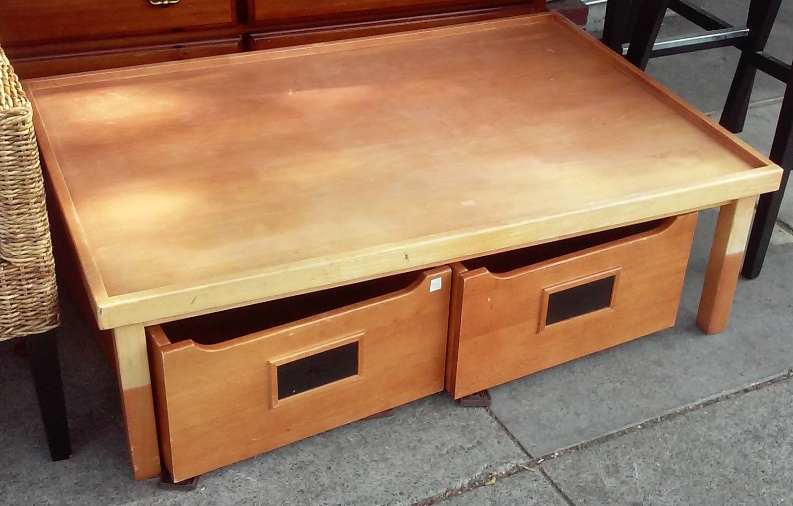UHURU FURNITURE & COLLECTIBLES: SOLD **BARGAIN BUY** #7563 Coffee Table ...