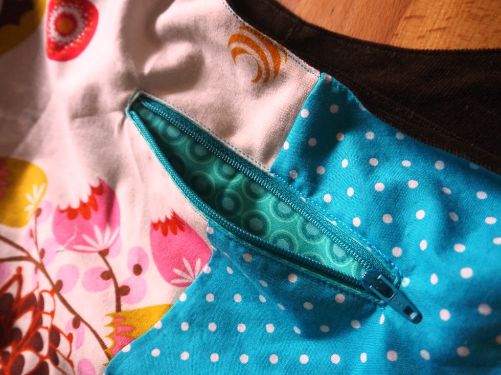 FrosterleyBazaar: Simple zipped inner pocket tutorial